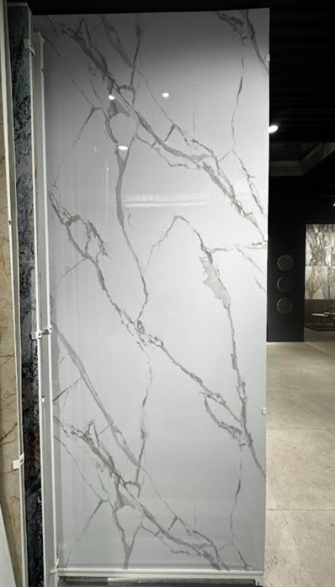 €89 PER PANEEL - 120x280x0,3 cm - PVC Wandpaneel Calacatta Marmer Wit ...