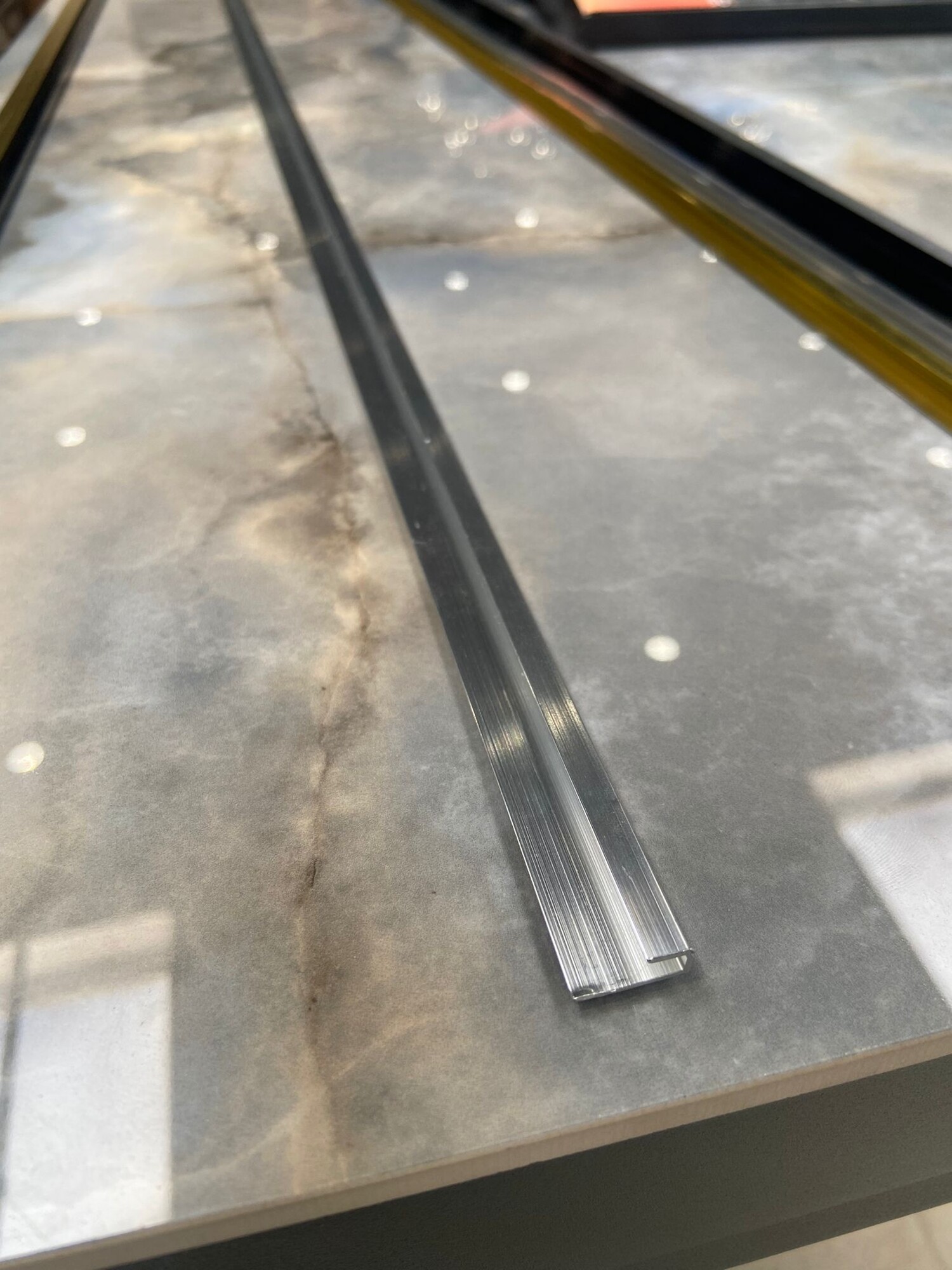 Eindprofiel tbv. PVC Wandpanelen - Zilver - Akupanel-Outlet