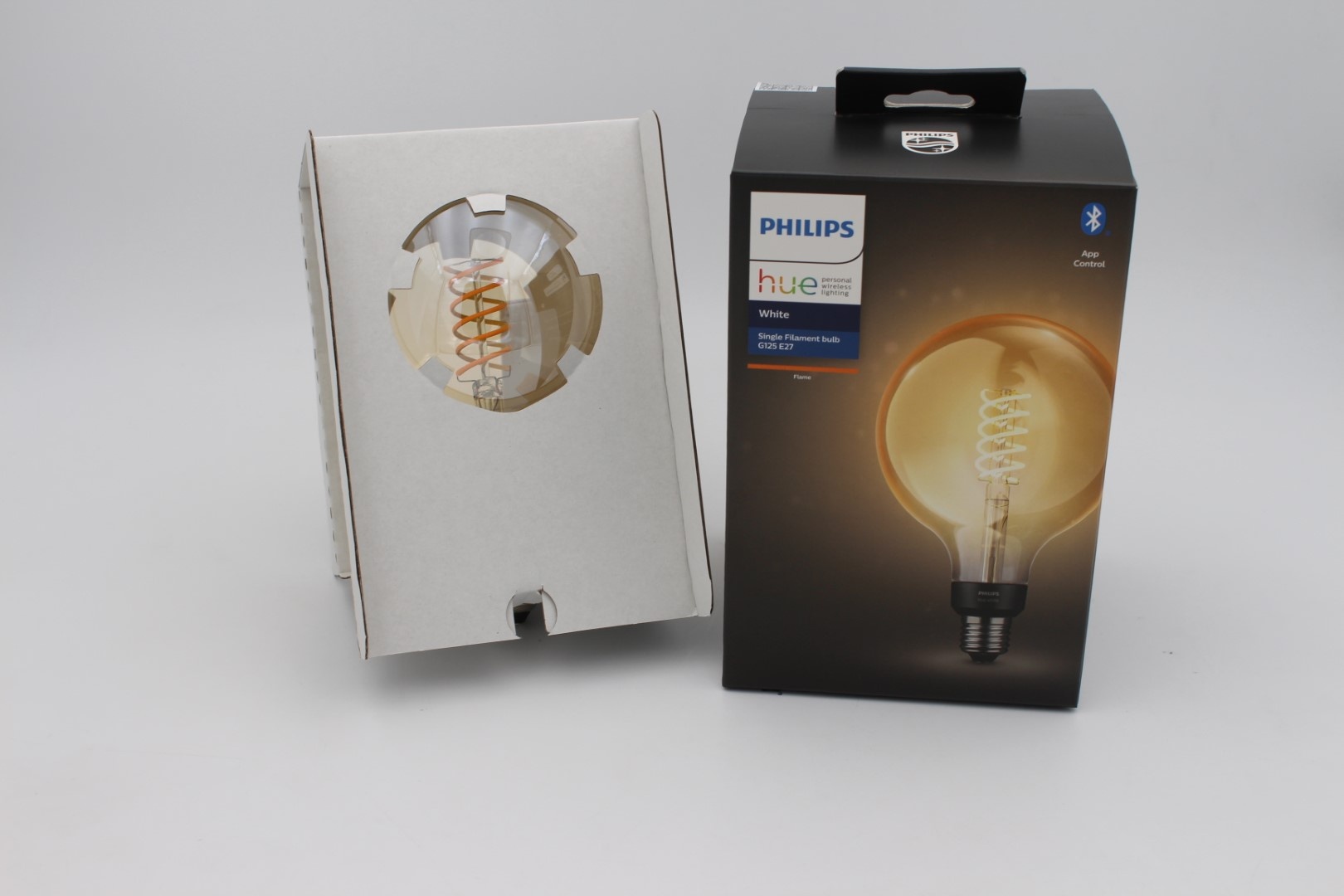 Philips Hue White Single Filament bulb G125 E27 - Second Go Electro