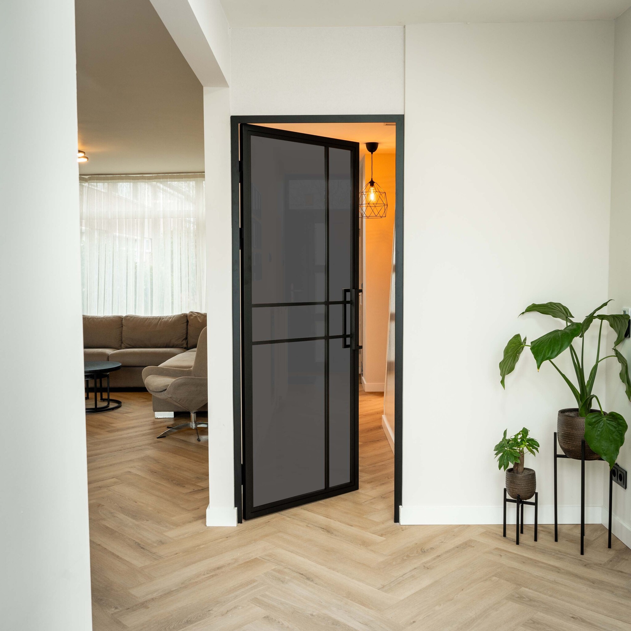 Stalen Binnendeur - 6 Vlaks - Rook glas - Luxe design - DegelijkeDeuren.nl