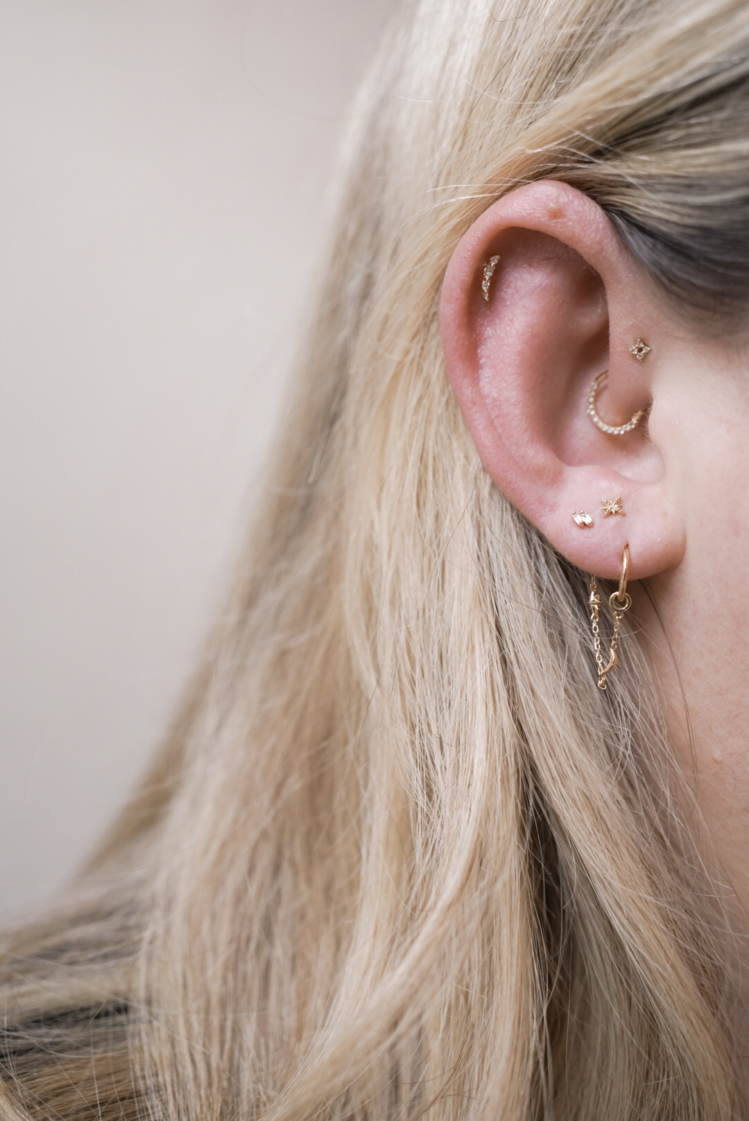 14K Solid Gold Diamond Starlight Threaded Labret - Dear Diary Tattoo