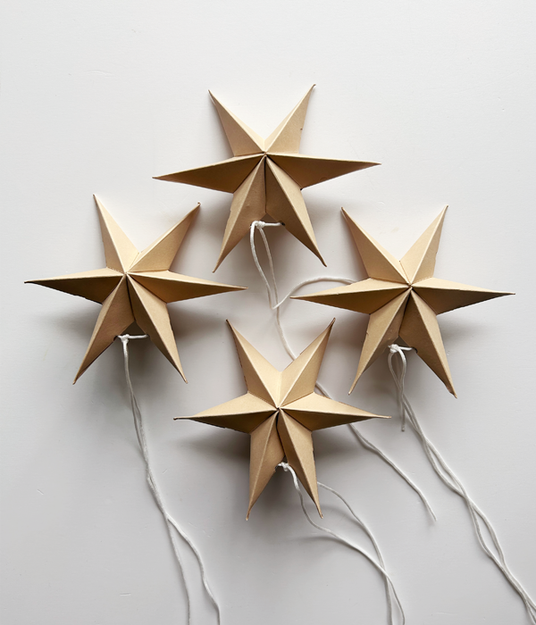 Set of 20 mini paper stars in caramel – perfect for festive and year-r ...