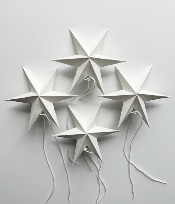 Set of 20 mini paper stars in white – perfect for festive and year-rou ...