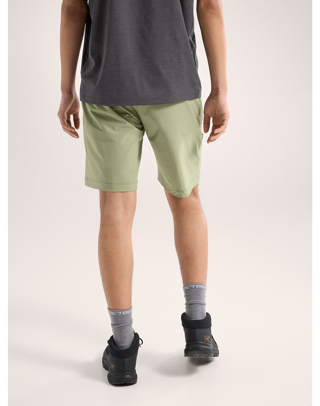 Gamma Lightweight Short 9' For Men - SILVER SPORT