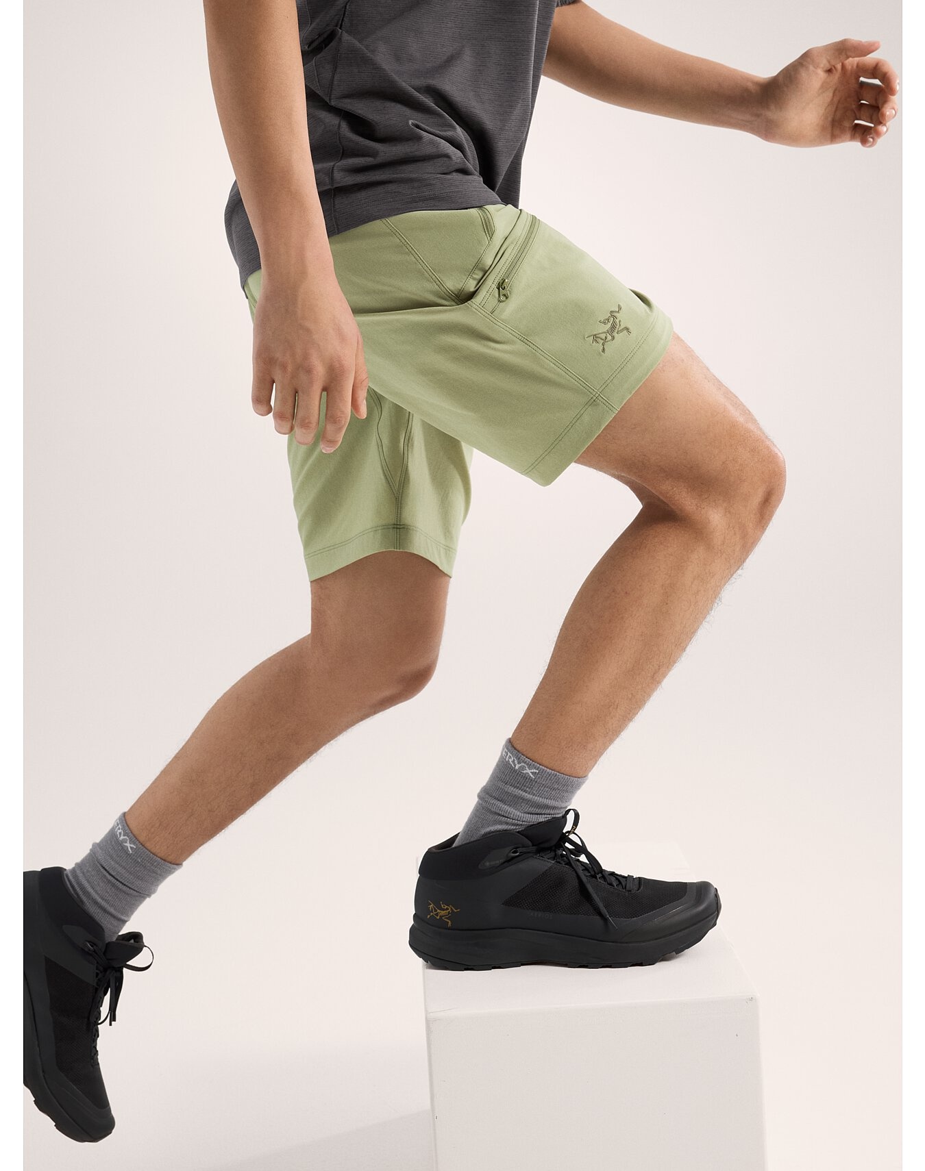 Gamma Lightweight Short 9' For Men - SILVER SPORT