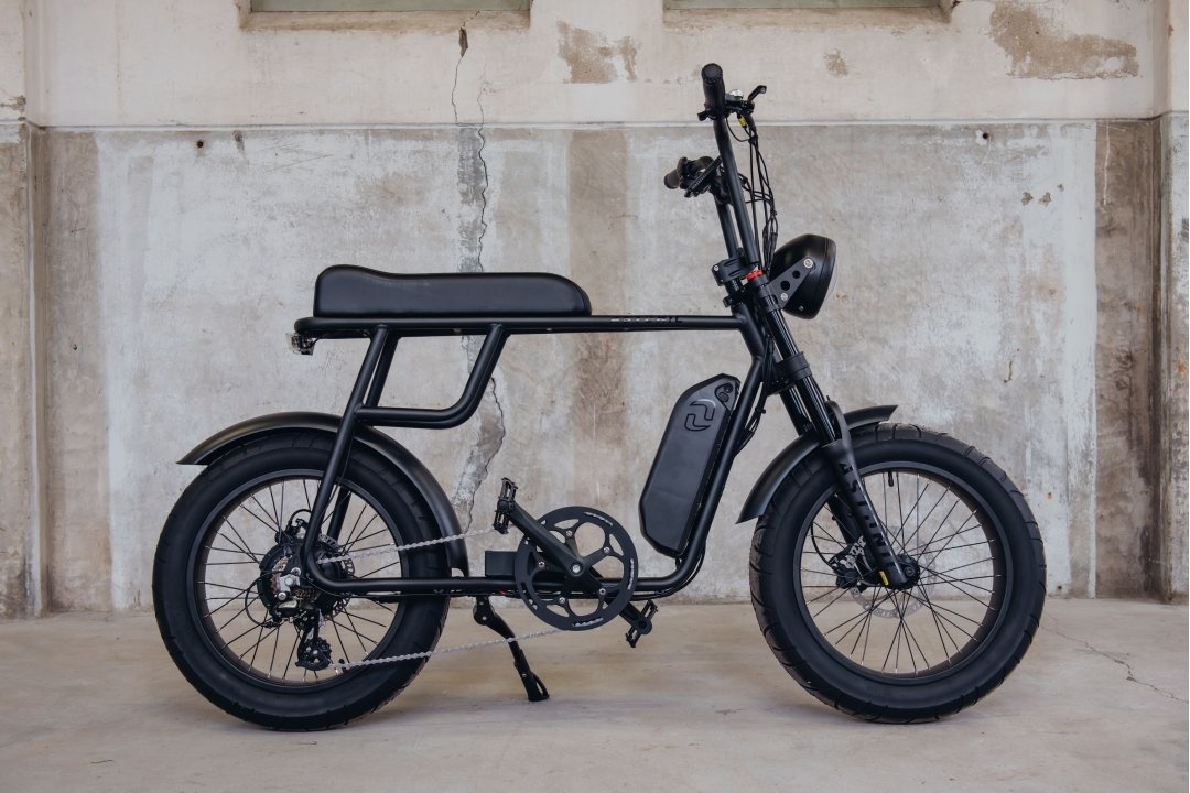 Fatbike Astonic | Earth Extended | 250 W | Graphite black | 80km - CLUB 204