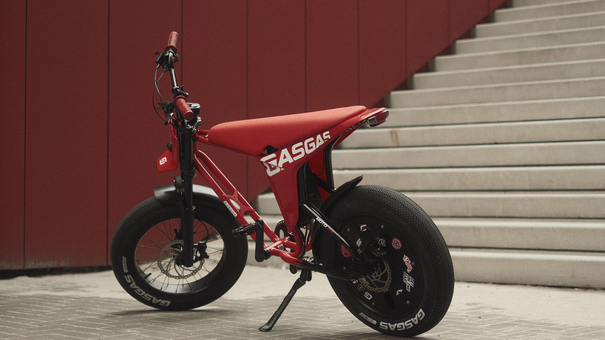 GASGAS | Moto 2 | Custom | Front Suspension | Rear Wheel Disc | 250 W ...