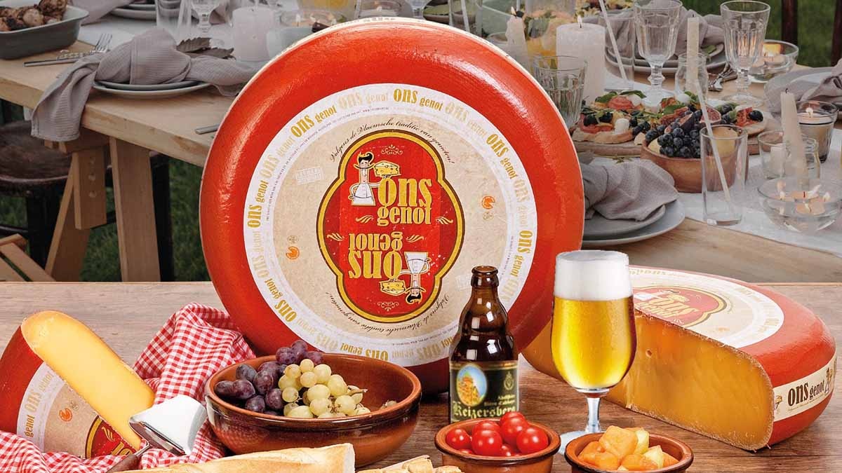 Waarom Bierkaas Ons Genot Perfect Combineert met Bier - Kaas & Borrelz