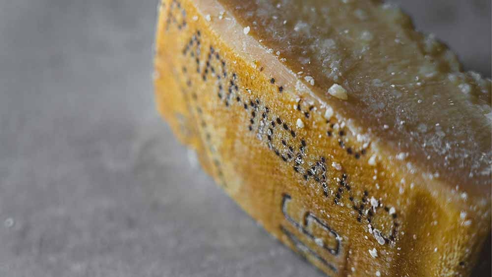 Parmezaanse kaas: alles wat je moet weten - Kaas & Borrelz