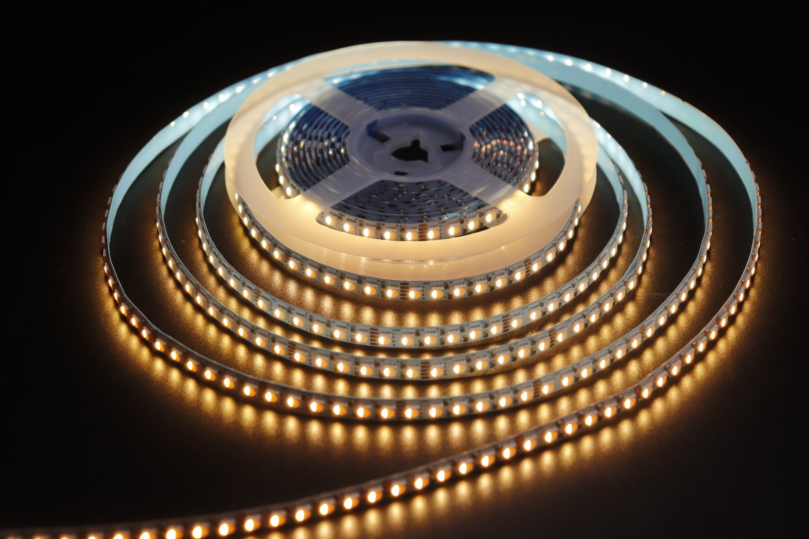 PRO RGBWW High Lumen LED Strip – 8mm – 144 LED/m – 17W – 24VDC – 5 meter