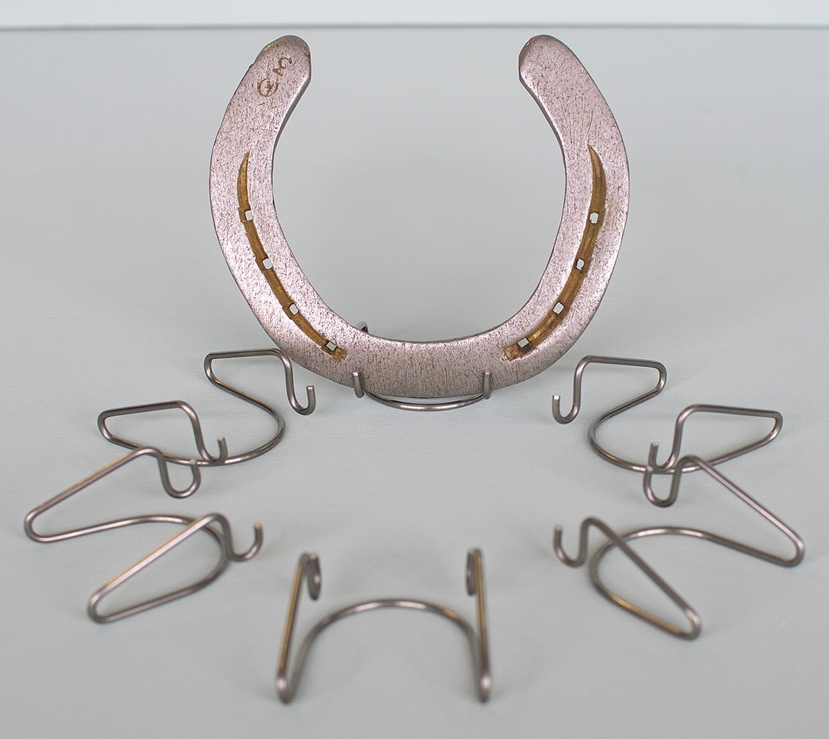 Horseshoe stand - 6 pack - Good Luck Horseshoes