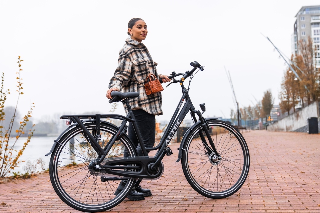 Laat de auto staan en fiets met Altec – Stadsfietsen, transportfietsen ...