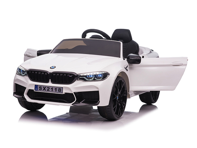 BMW M5, Leder zitje, Rubberen banden, Kinder Accu Auto! - ROLLZONE