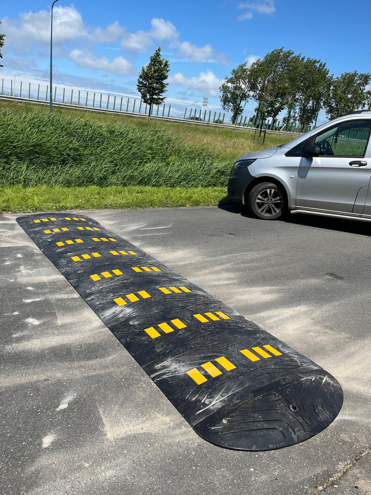 Speed Reduction Hump - height 7 cm - COMPLETE SETS - Ri-Traffic