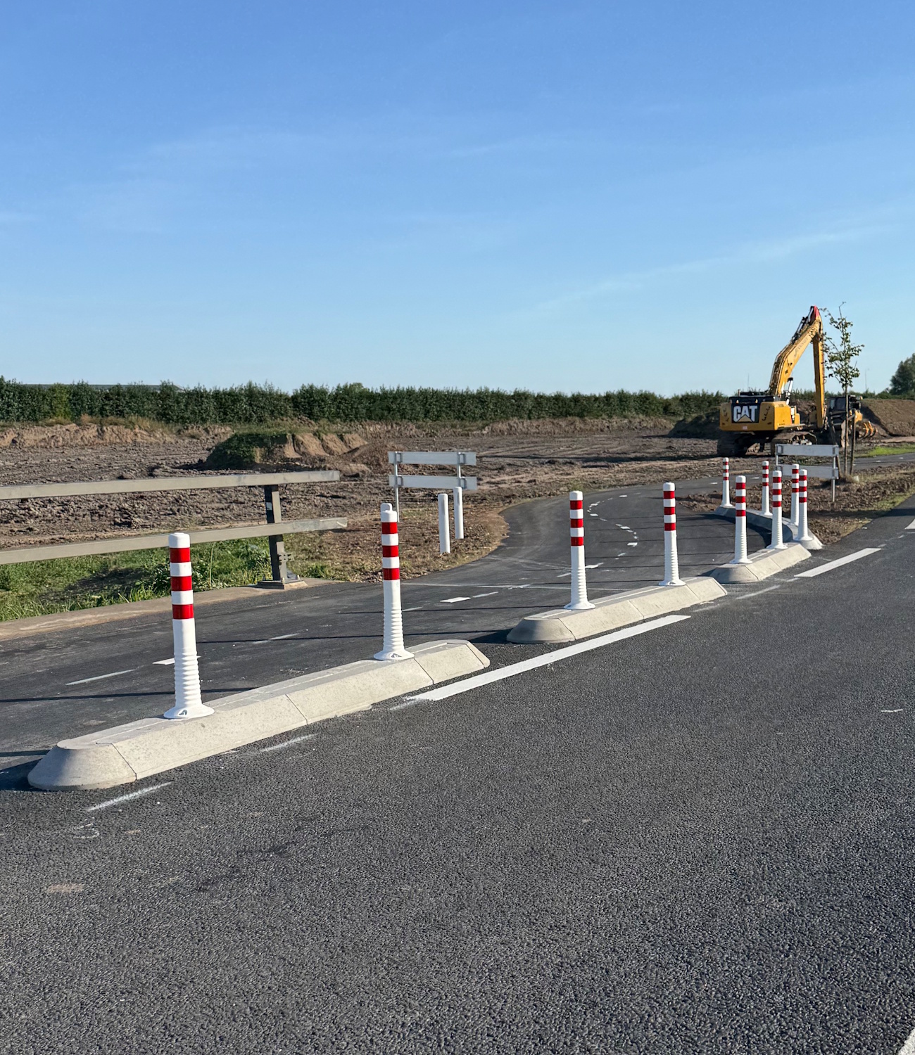 Flexible post 100 cm white with red reflective bands - Ri-Traffic