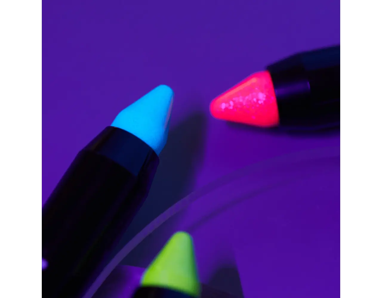 Moon Glow Neon UV Glitter Body Crayons Yellow 3.2g - Partywinkel