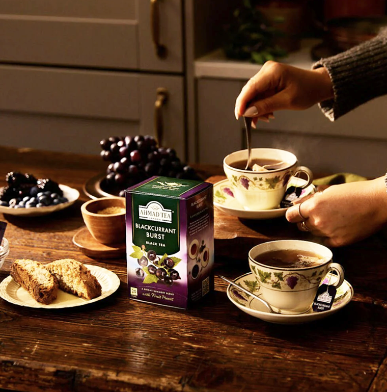 Ahmad Tea | Blackcurrant Tea (20 tea bags) - Leonidas Online Shop ...