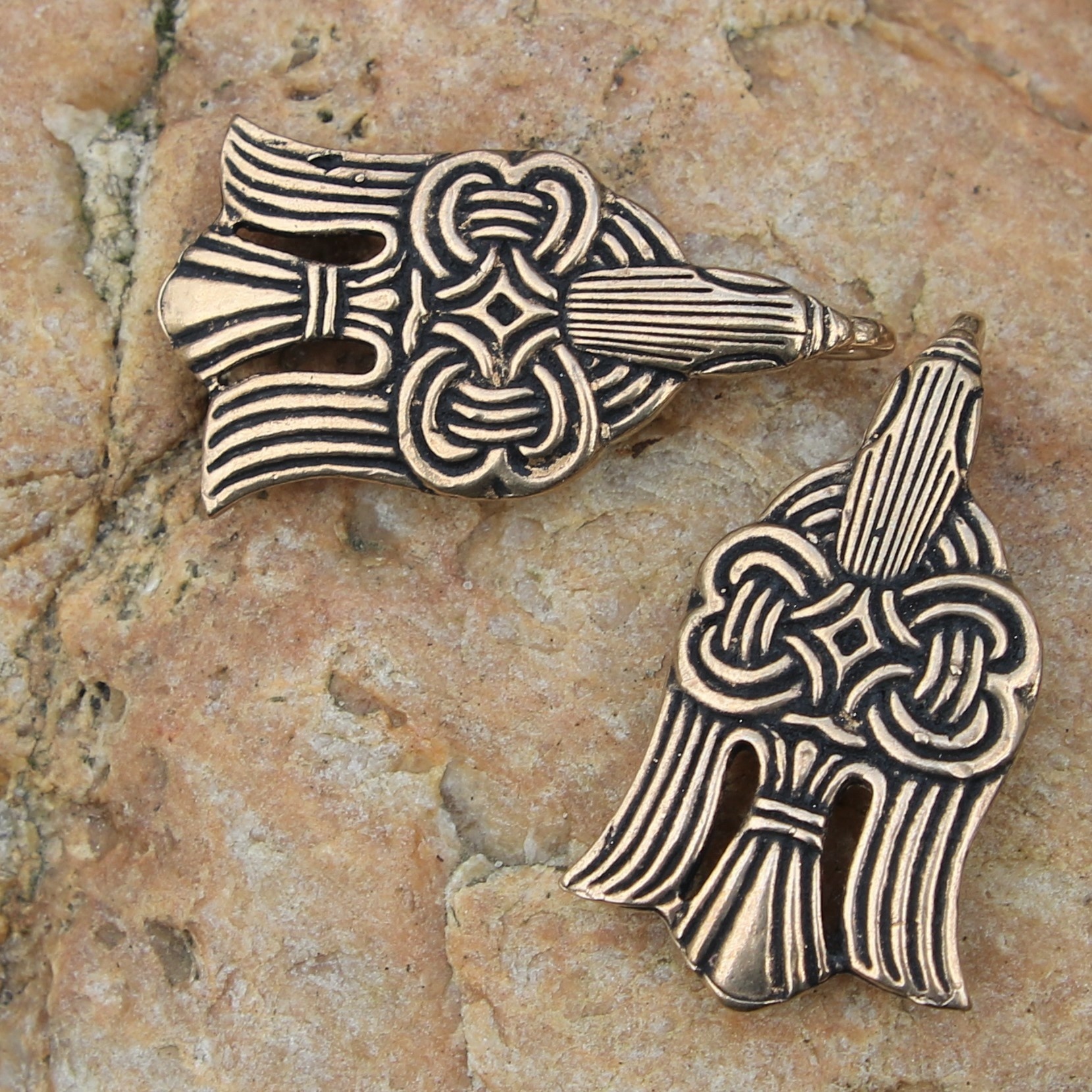 Rusvik leg wrapping hooks - CelticWebMerchant.co.uk