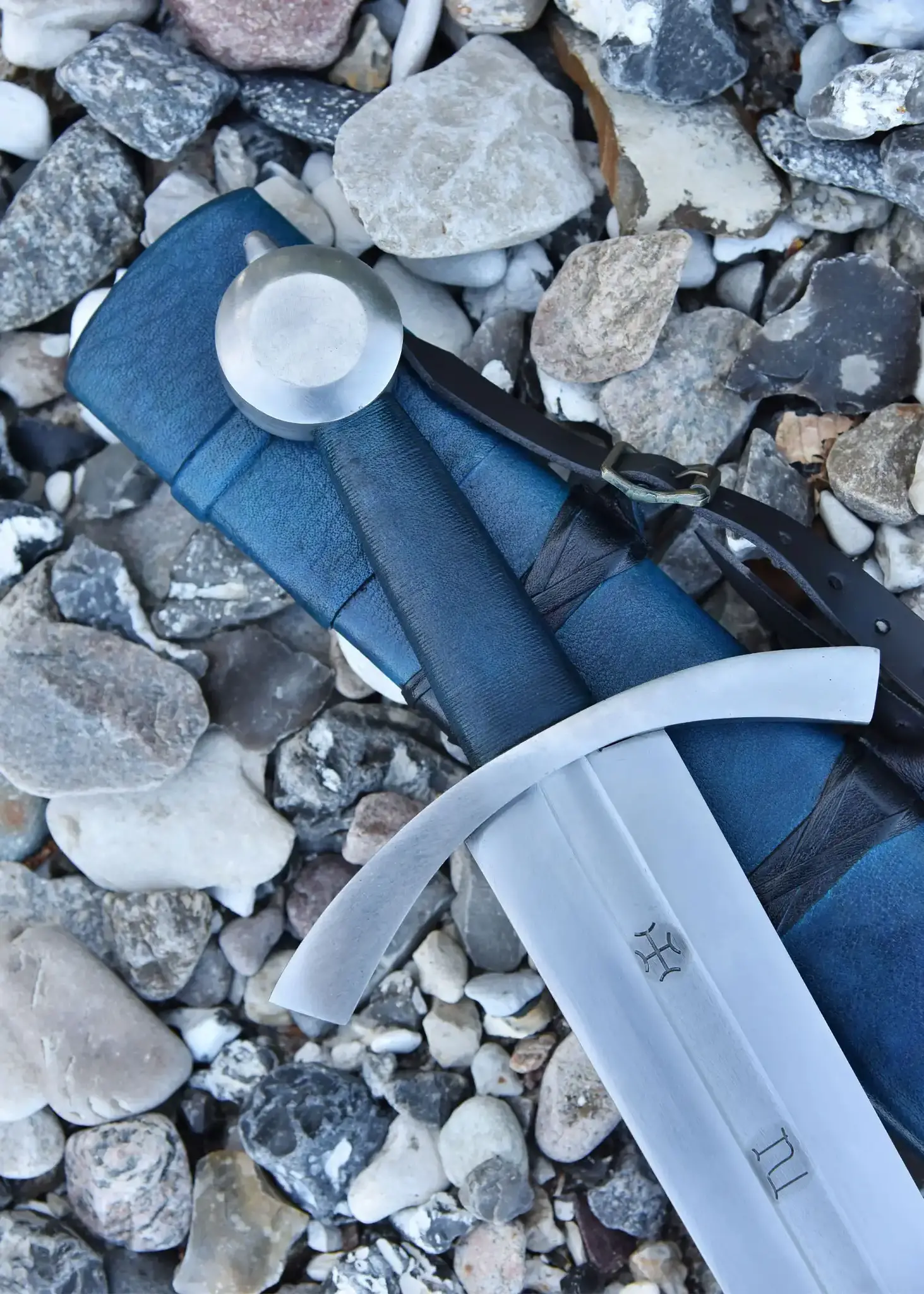 Medieval sword replica Neuchatel, 13th century - CelticWebMerchant.co.uk