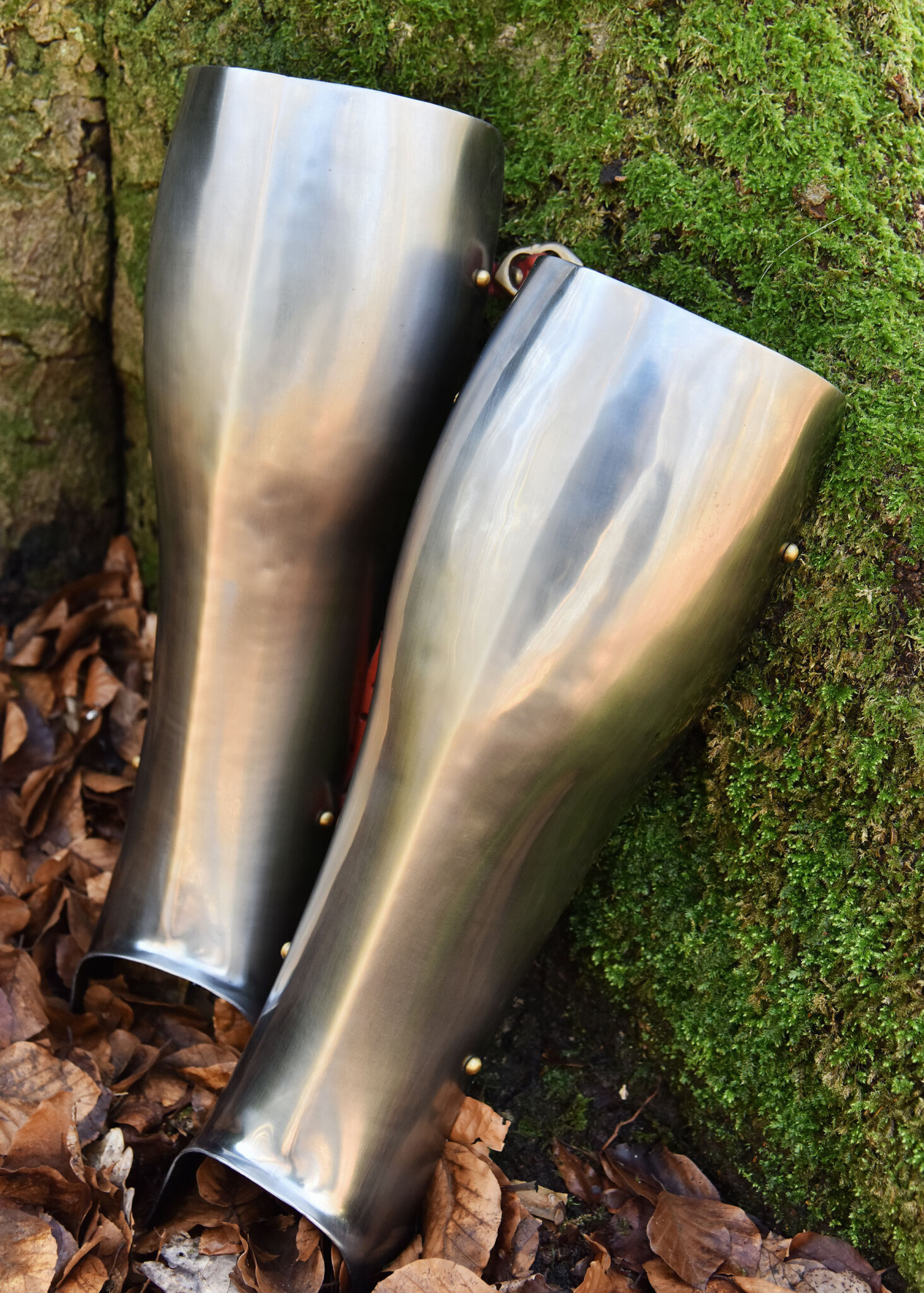 Knight greaves - CelticWebMerchant.co.uk