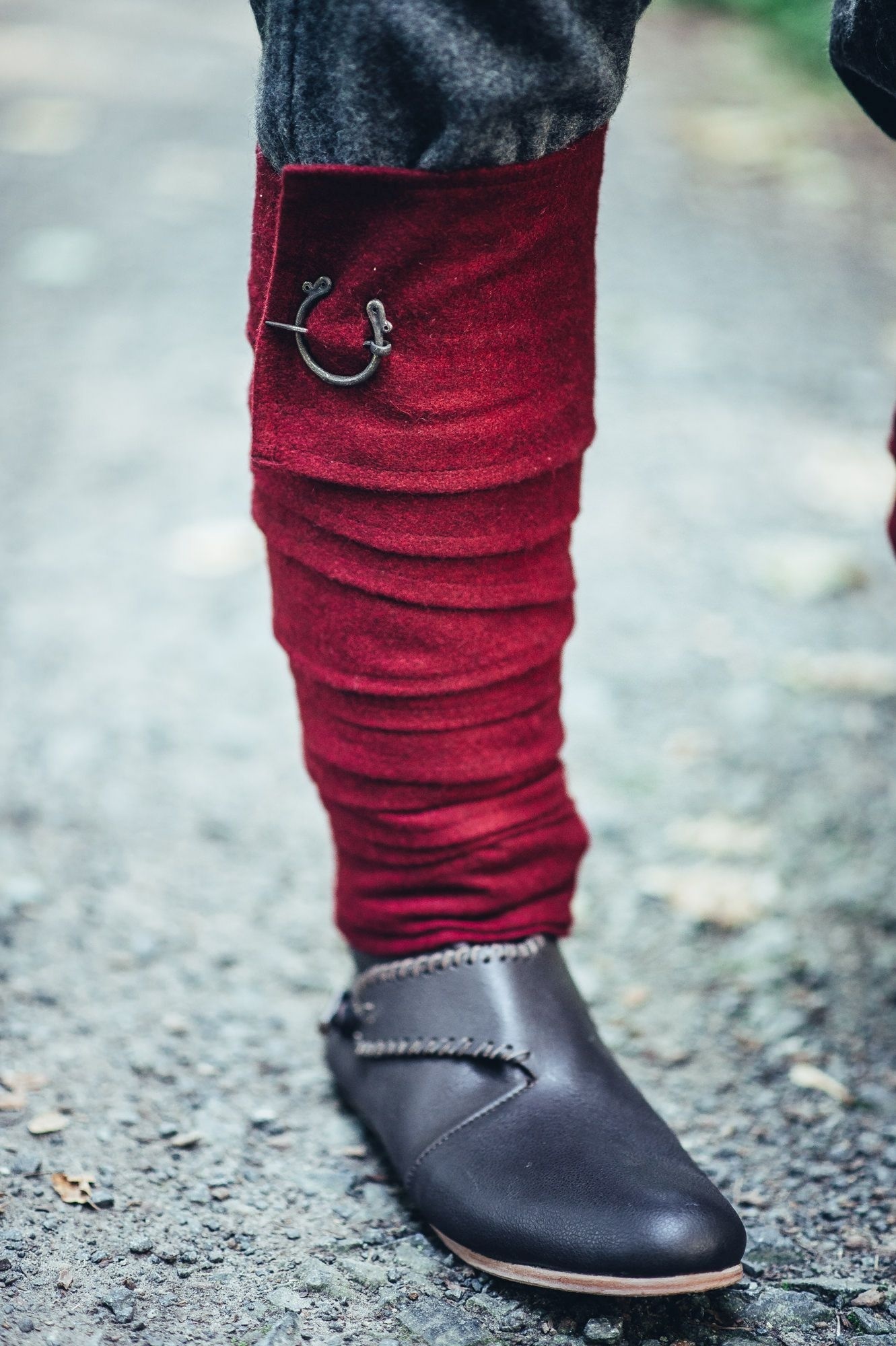 Leg wrappings Duco, red - CelticWebMerchant.co.uk