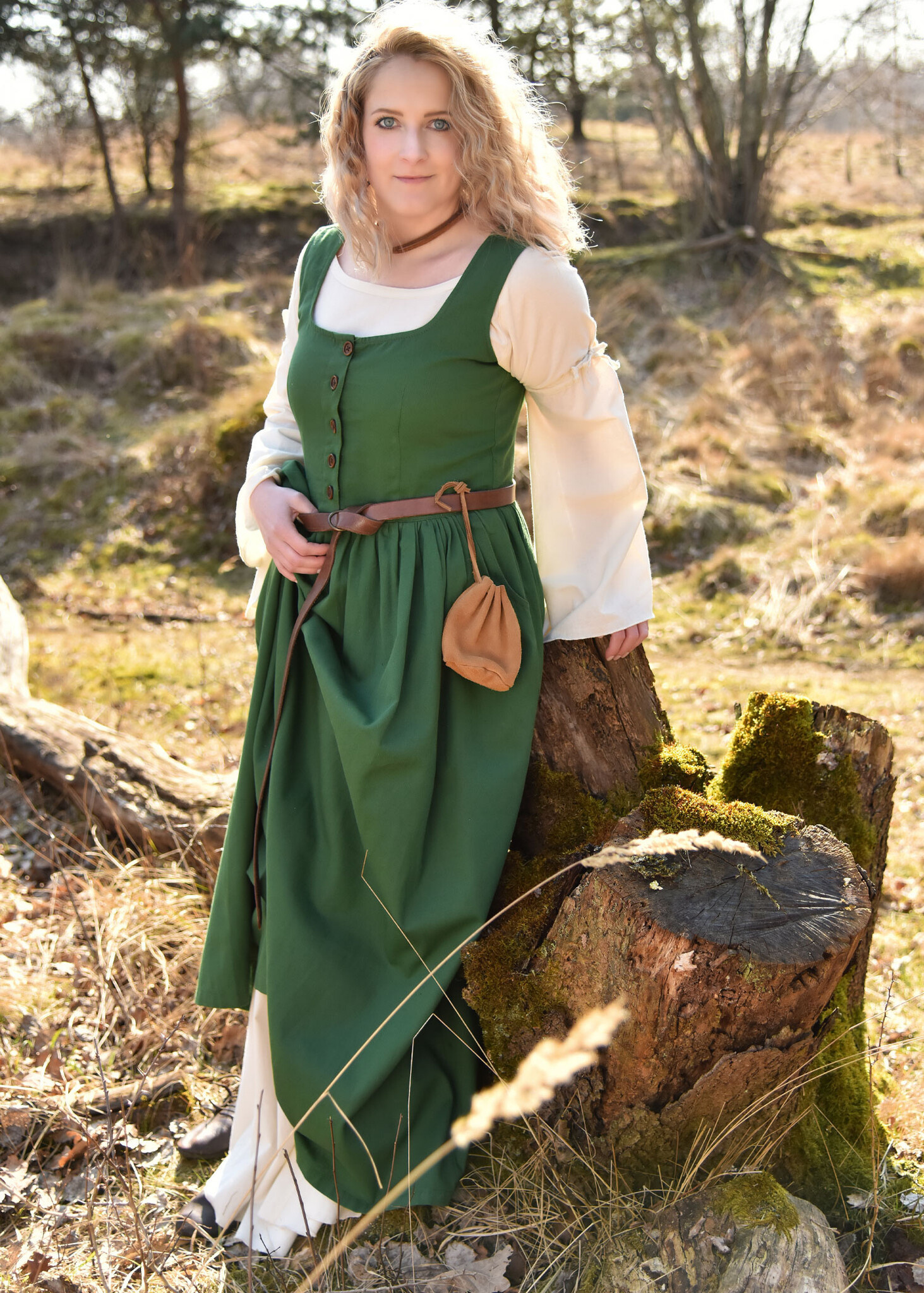 Medieval overdress Lene, green - CelticWebMerchant.co.uk
