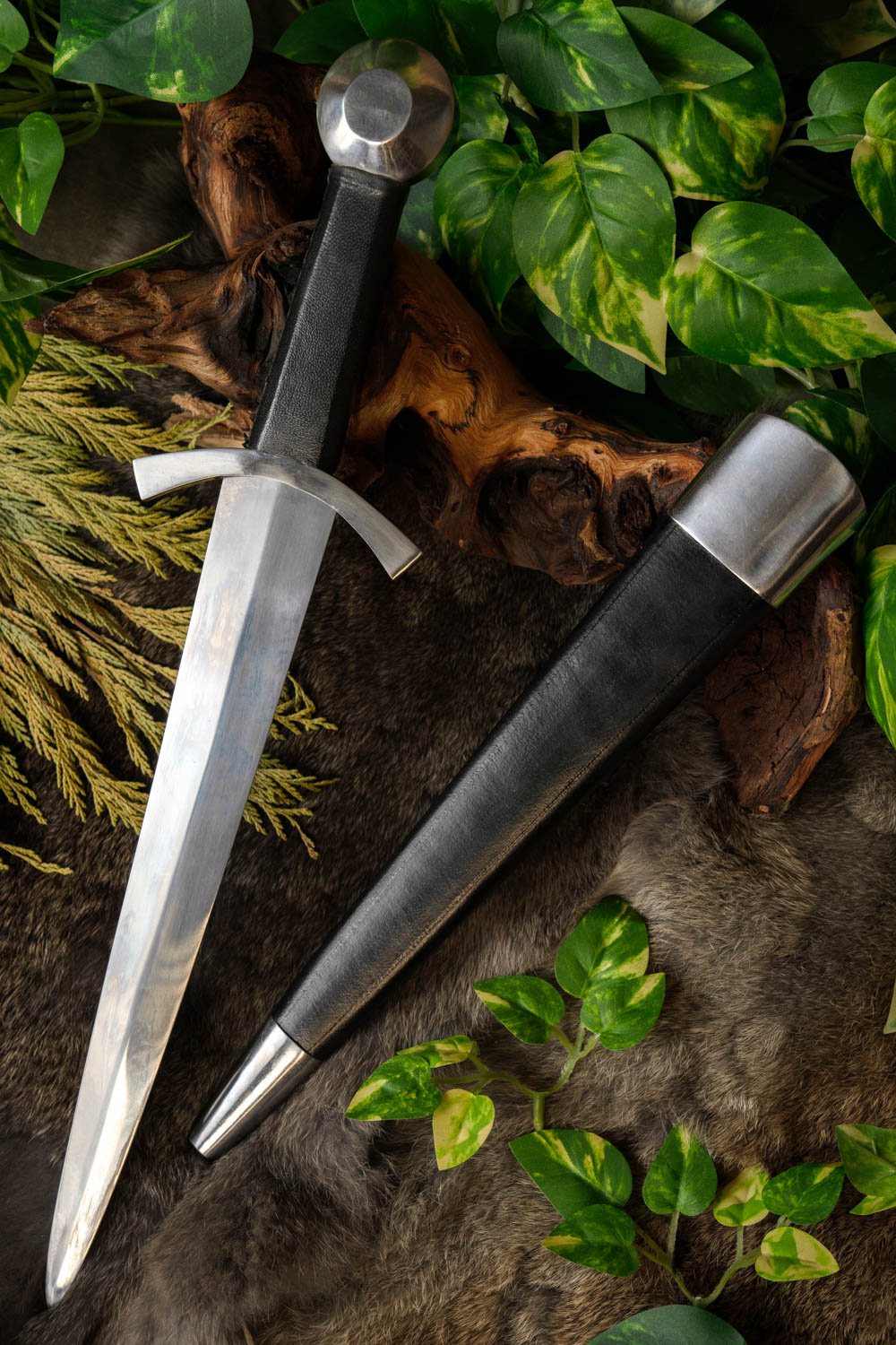 Short sword with round pommel - CelticWebMerchant.co.uk