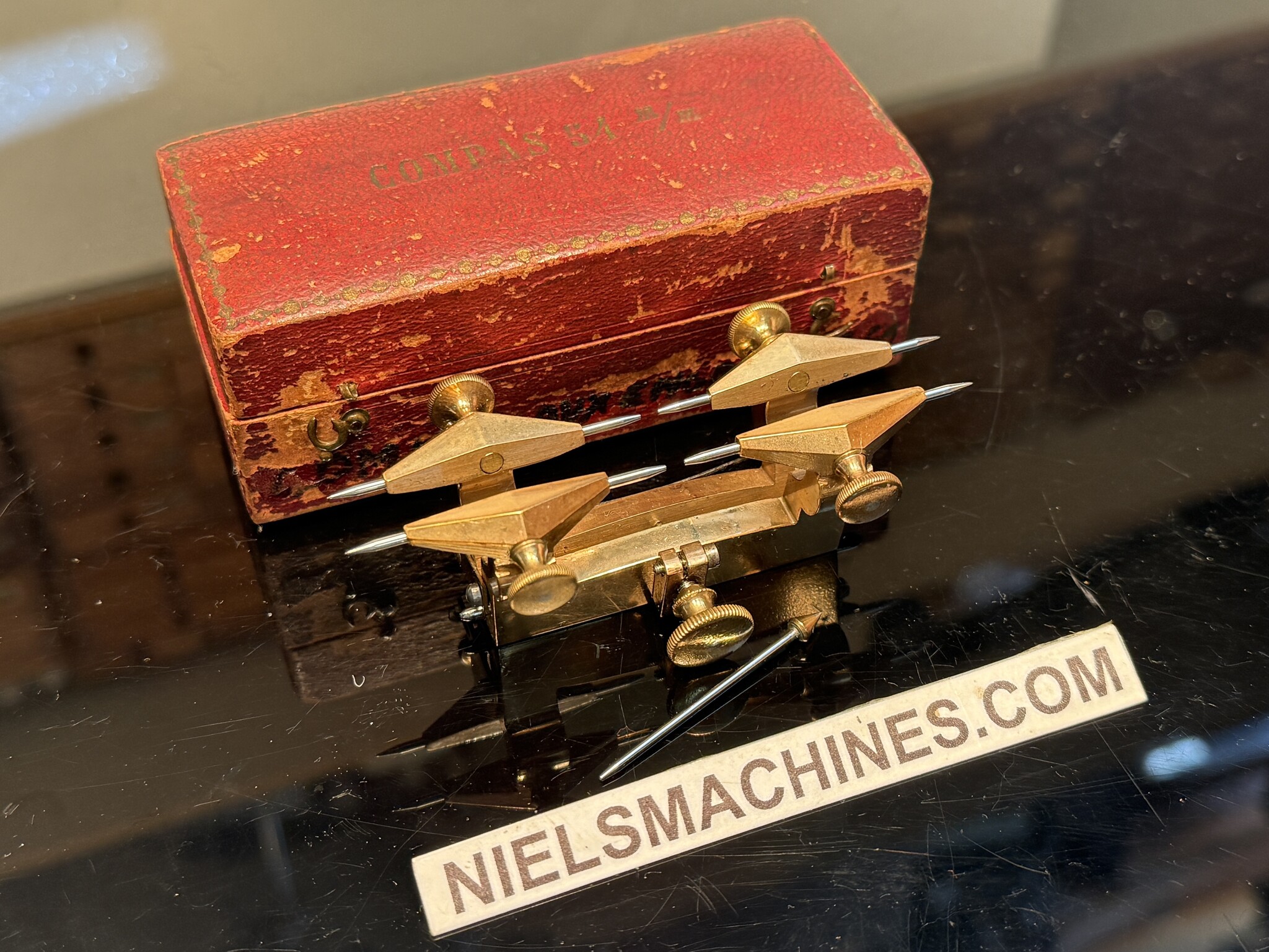 Depth Tool Watchmaker - Niels Machines