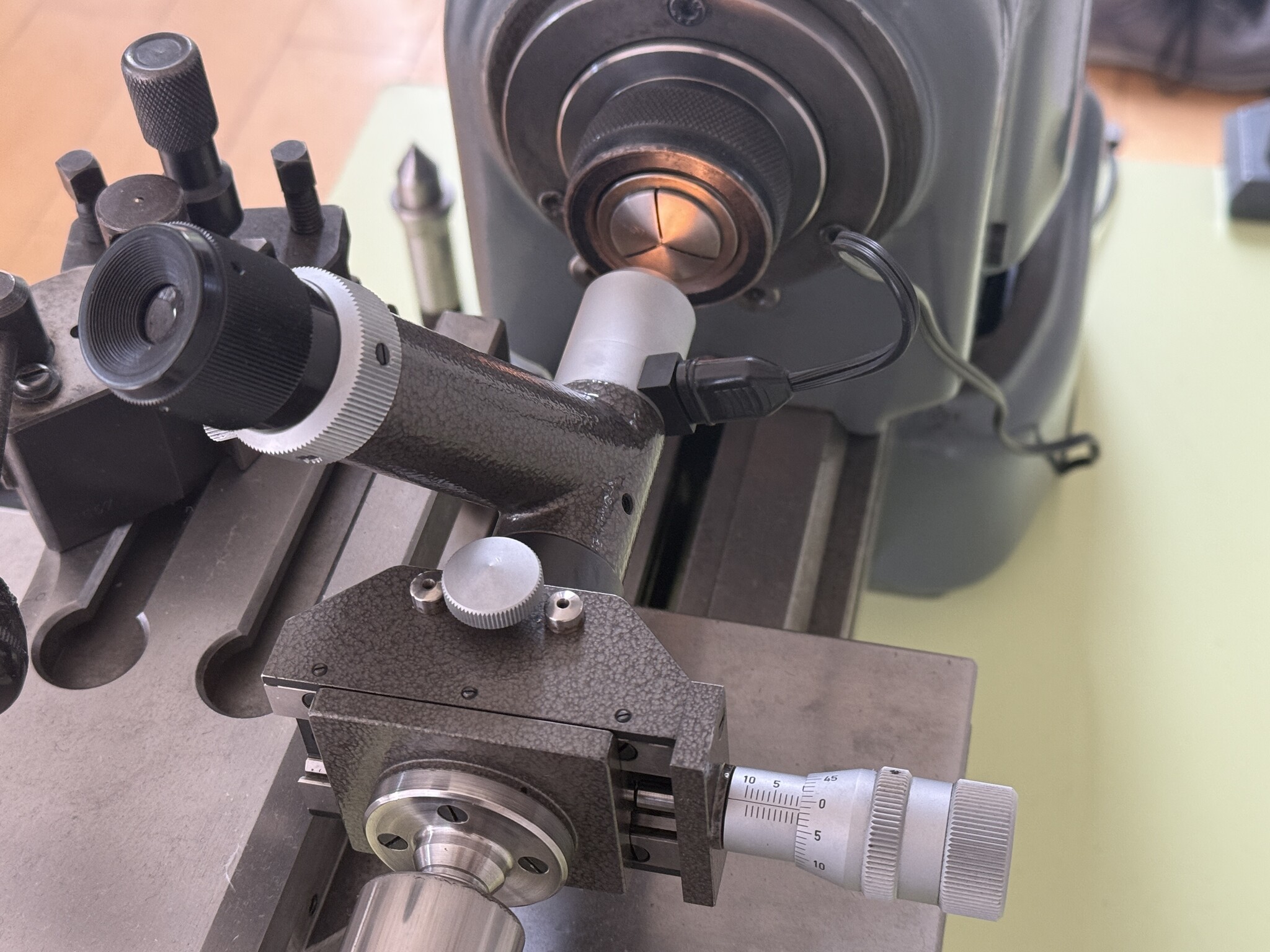 Schaublin 102 Isoma Centring and Measurement Microscope 102-74.200 - Niels Machines