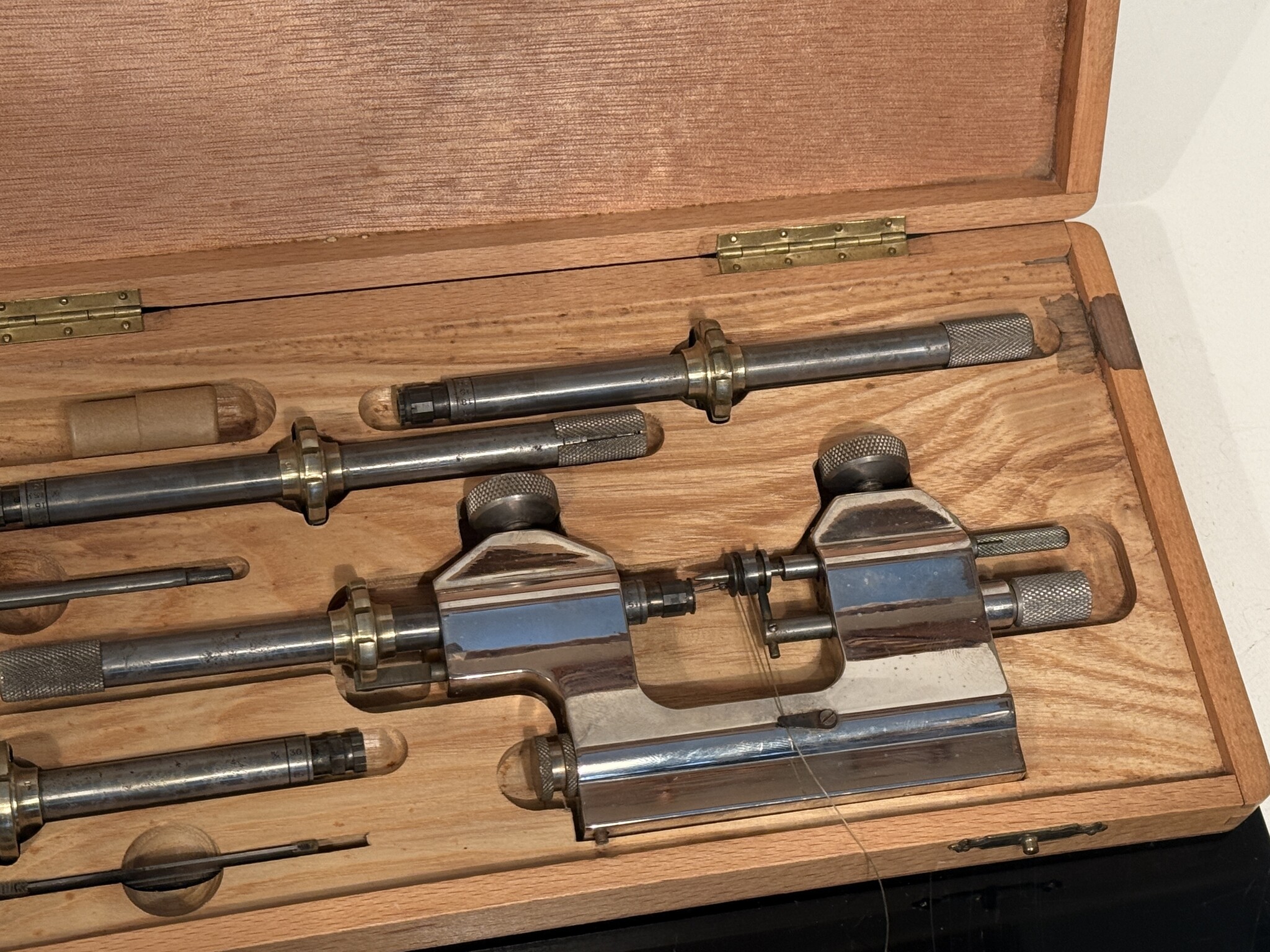 Bergeon Steiner Pivot lathe for polishing pivots - Niels Machines