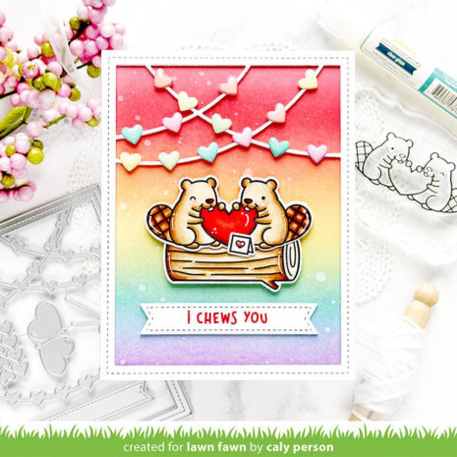 Lawn Fawn Heart Garland Backdrop Portrait Dies (LF3022) - Paperpads.nl