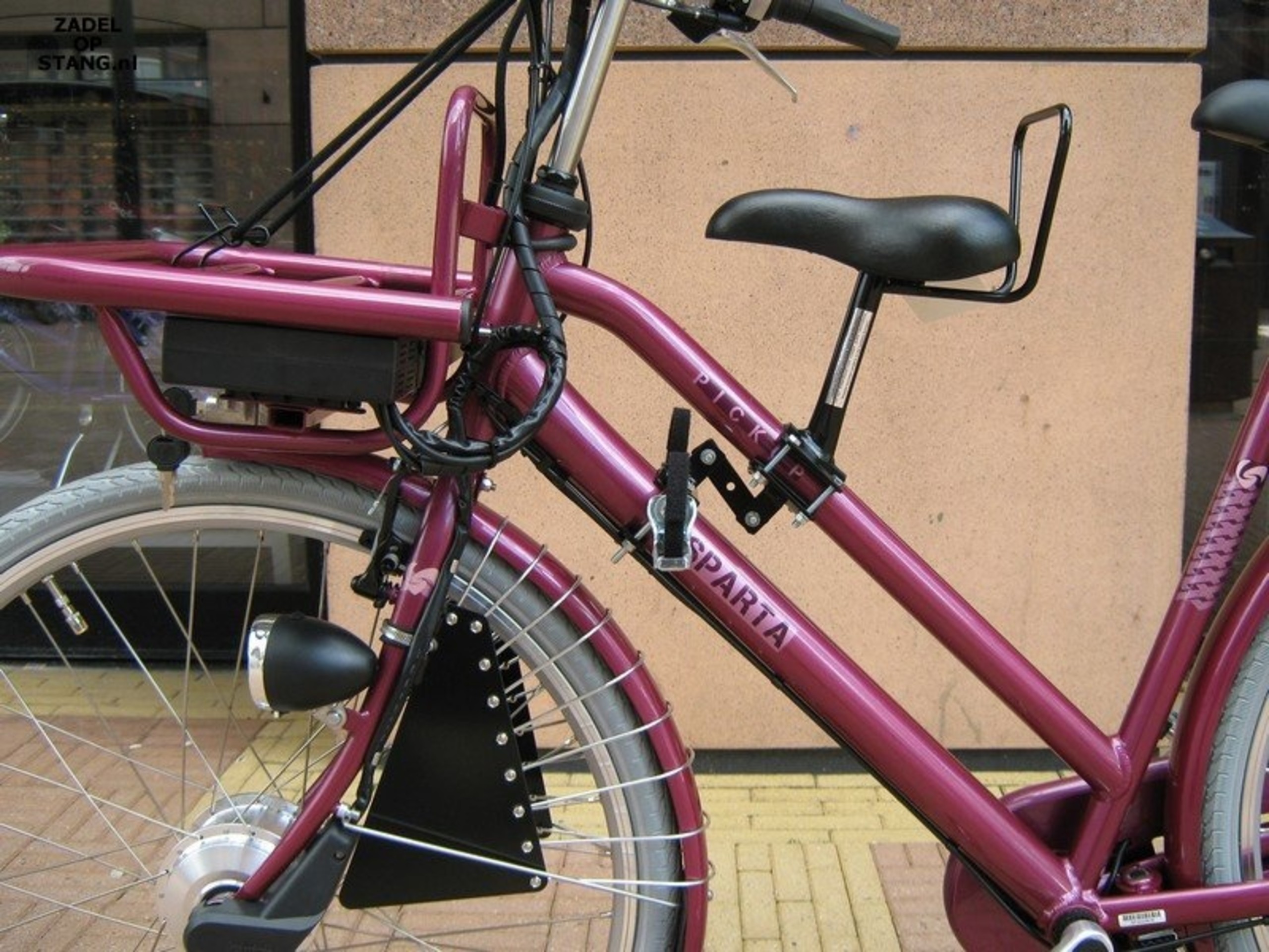 Zadel op Stang Model 1 voor een Damesfiets met dubbel frame (Buiszadel ...