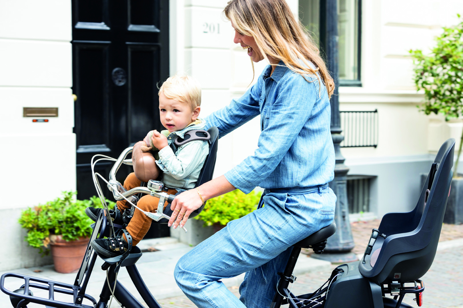 Vanaf hoeveel maanden mag een Baby in een fietsstoeltje? - Fiets ...