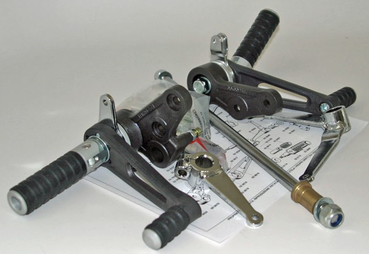 Honda CX500 E Rearset Set Black Foldable kopen bij CafeRacerWebshop.com
