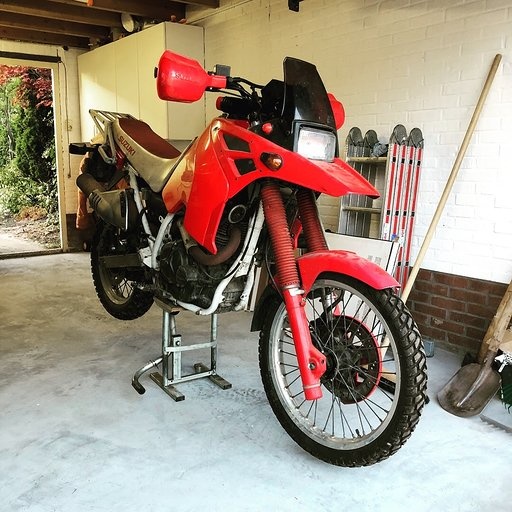 Suzuki DR800 (1990) kopen bij CafeRacerWebshop.com