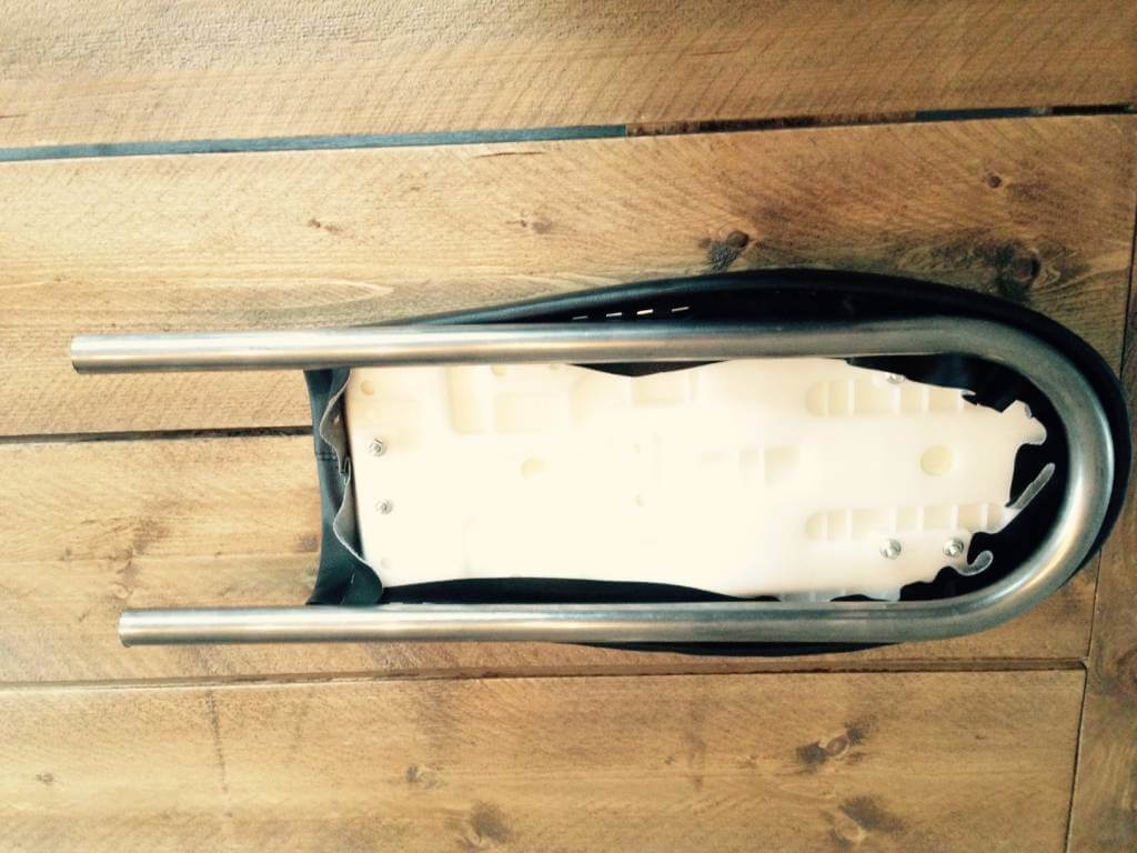 XL 1" Cafe Racer Loop 25mm Stahl - CafeRacerWebshop.de