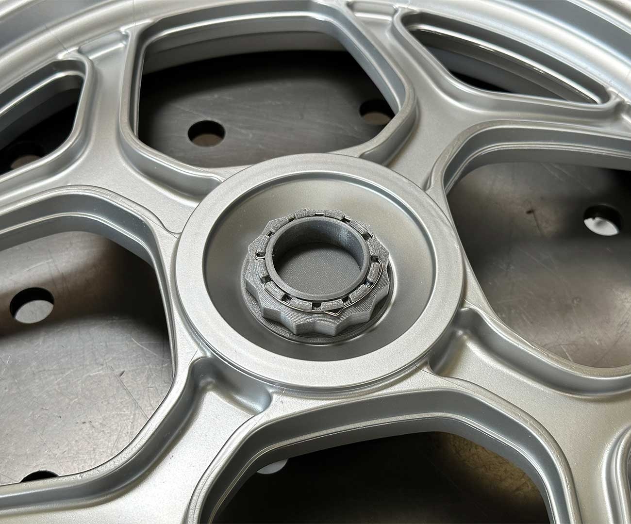 Decoratieve Centerlock-moer | BMW K-Serie - CafeRacerWebshop.com