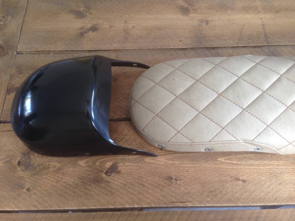CX500 Seat Diamond Washed Brown 75 kopen bij CafeRacerWebshop.com