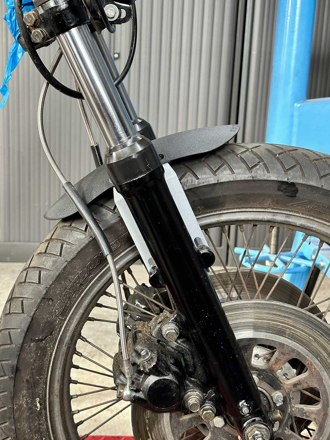 Raw metal Racer Front Fender Yamaha SR 500 1978-1981 - CafeRacerWebshop.com