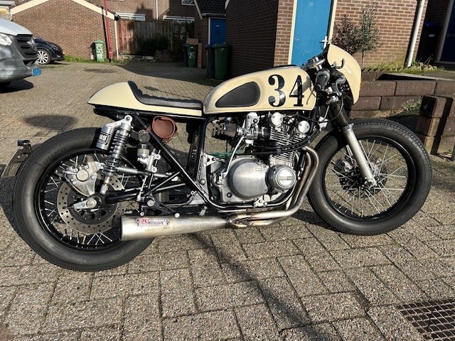 Suzuki GS750 '77 Caferacer vecchia scuola.