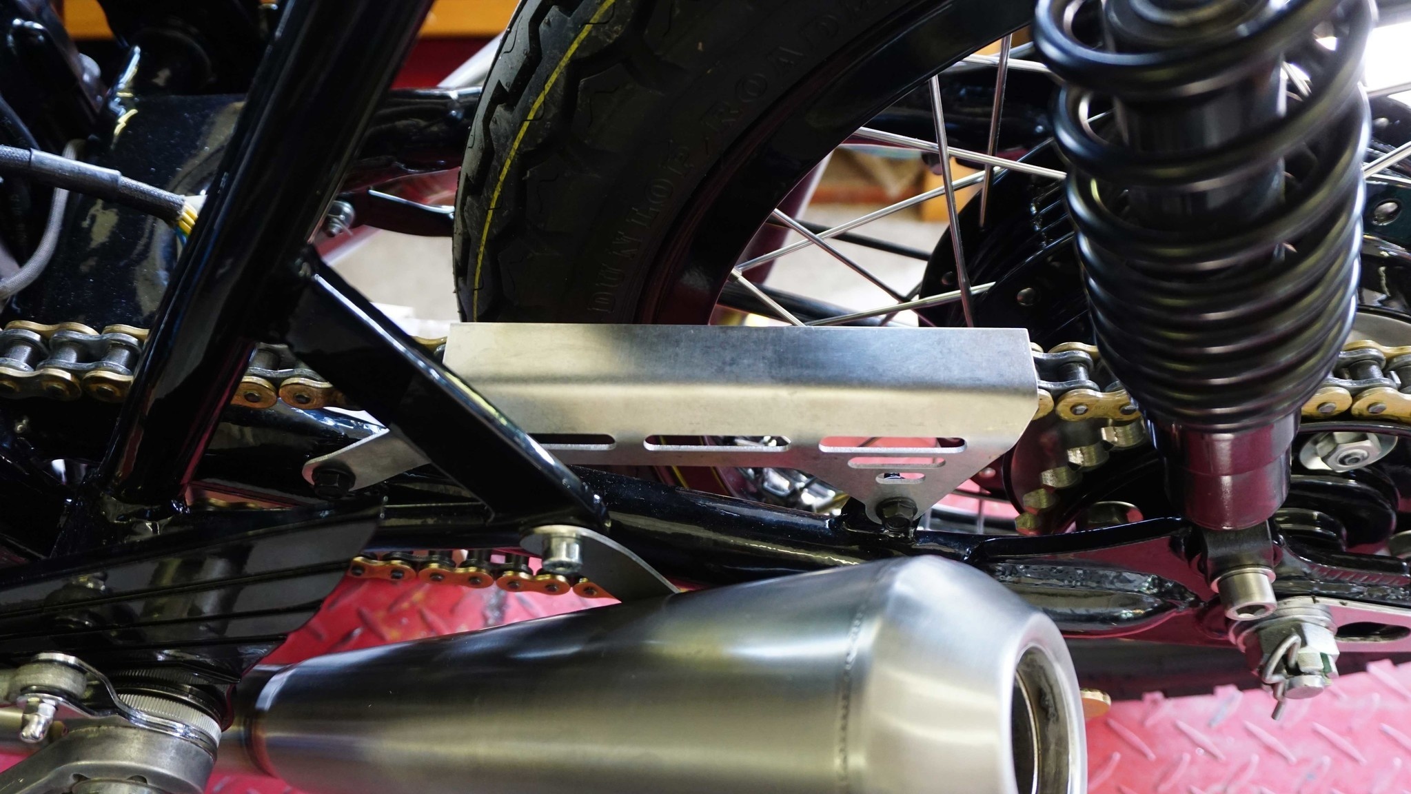 Raw Metal Racers Honda CB500 / 550 FOUR Chain guard - CafeRacerWebshop.com