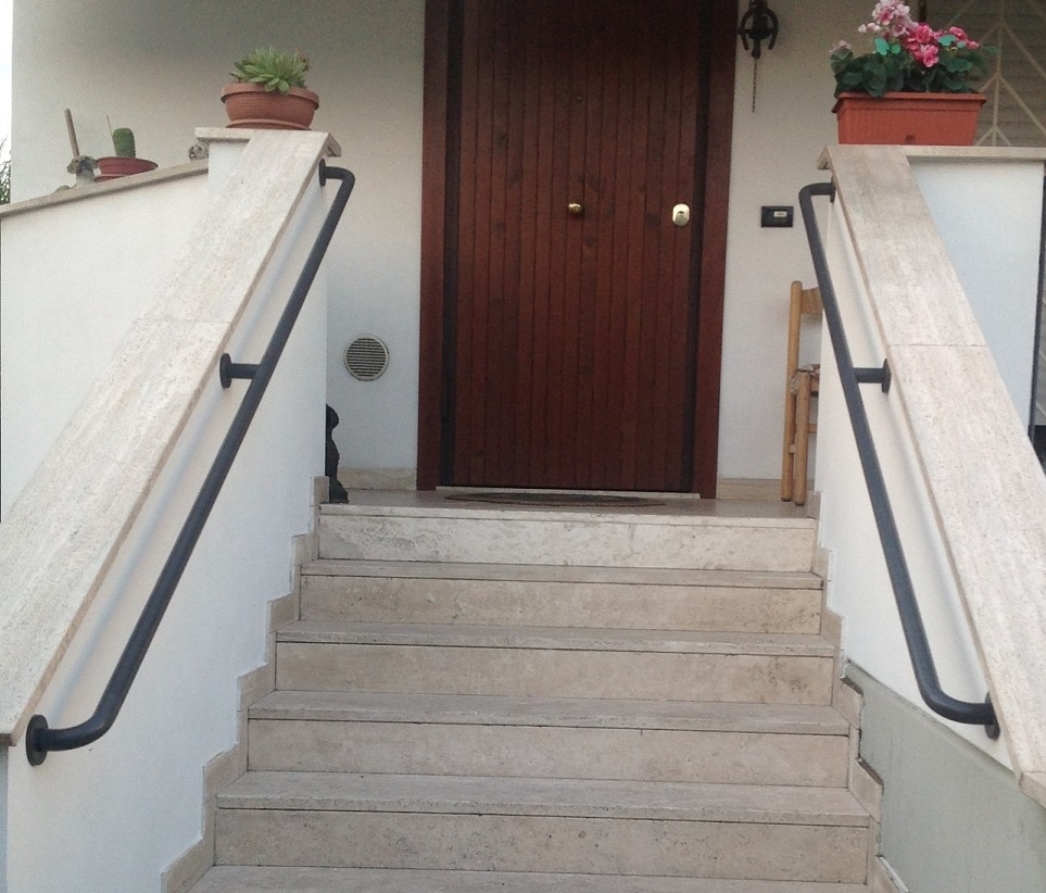 Install a black banister yourself? Linear railing | Deurklinkenshop