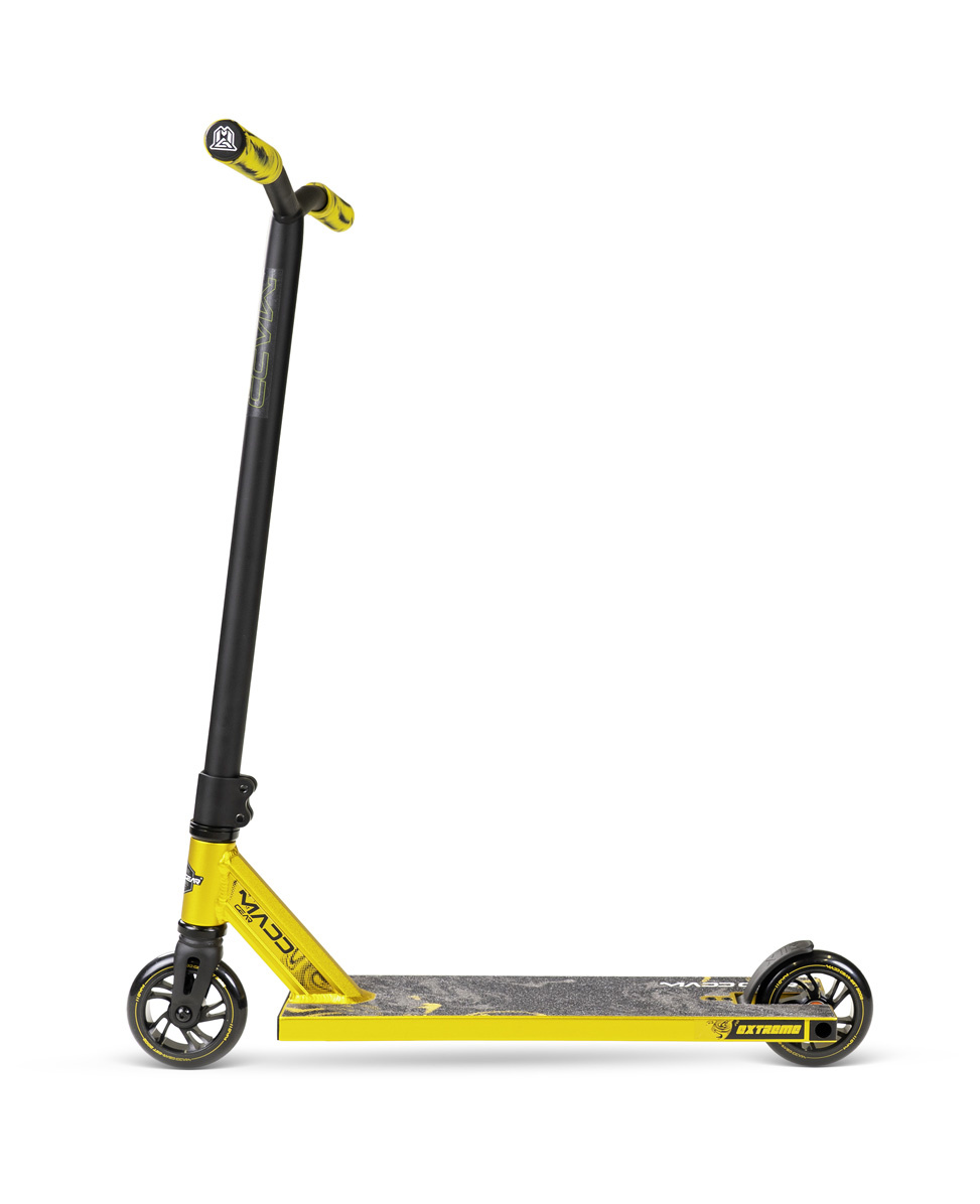 MGP Whip Extreme Black/Gold – 110mm Pro Scooter