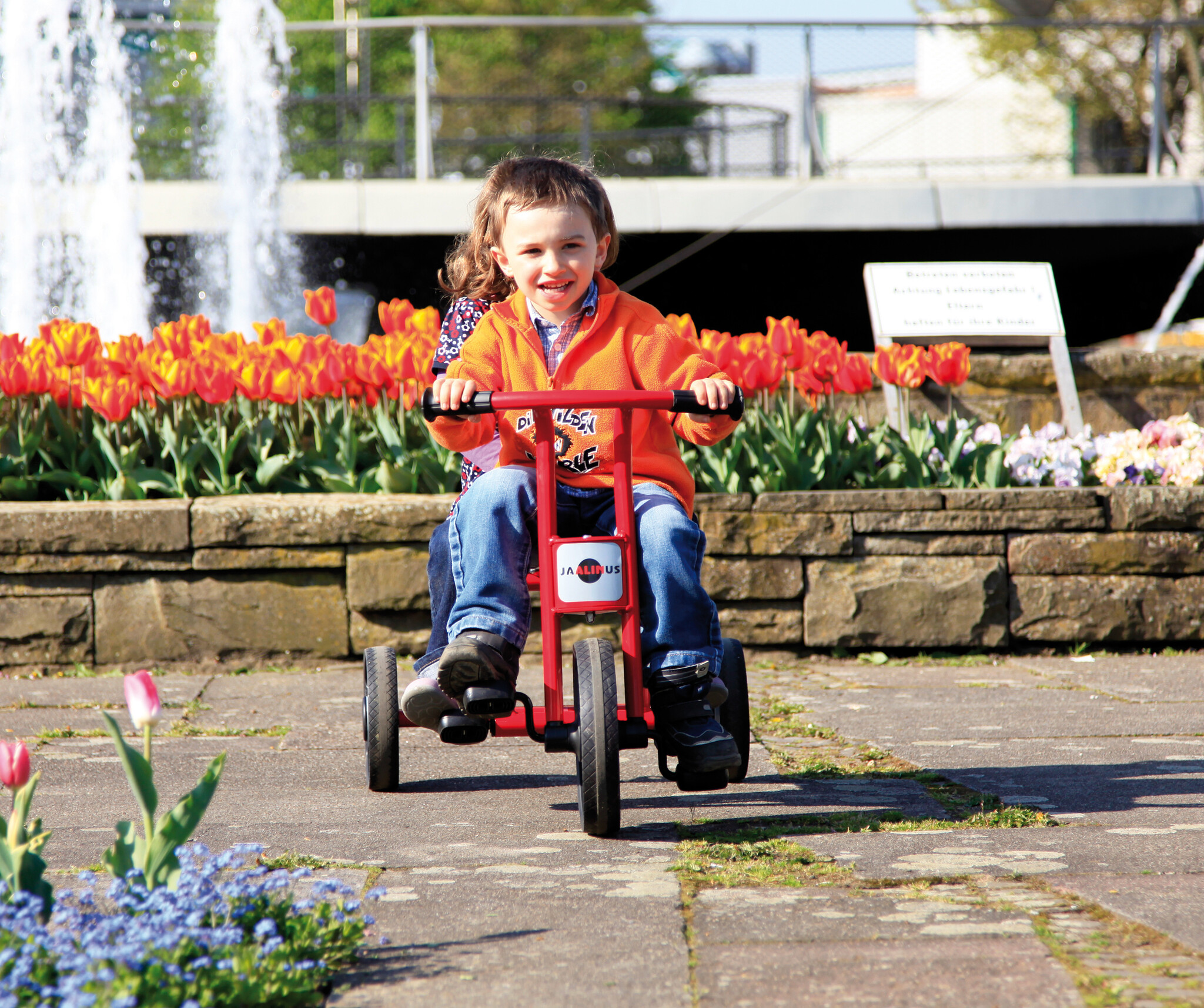 Tandem driewieler voor 2 kinderen - taxi tweepersoons - Speeltafelwinkel