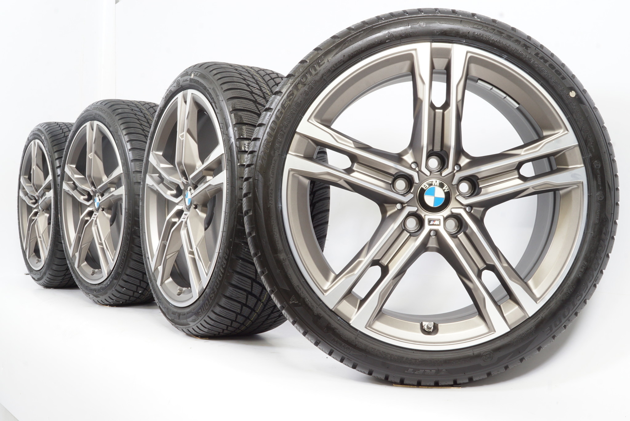 BMW 1 serie F40 F41 2 serie Gran Coupe 18 inch 556M velgen + Winterban ...