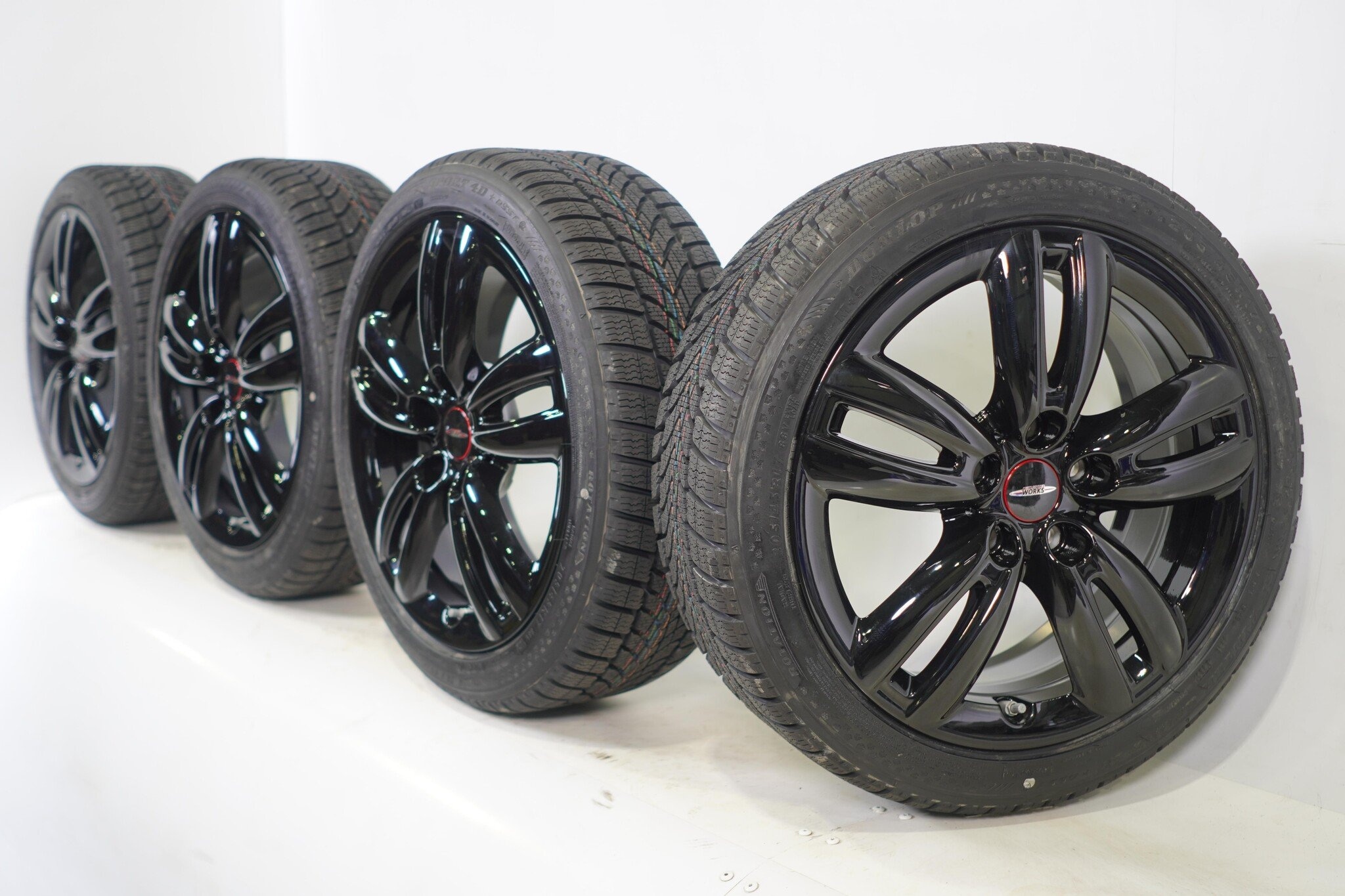 Mini Cooper / S / One / Cabrio F55 F56 F57 JCW501 17 inch velgen Dunlop Runflat Winterbanden ...