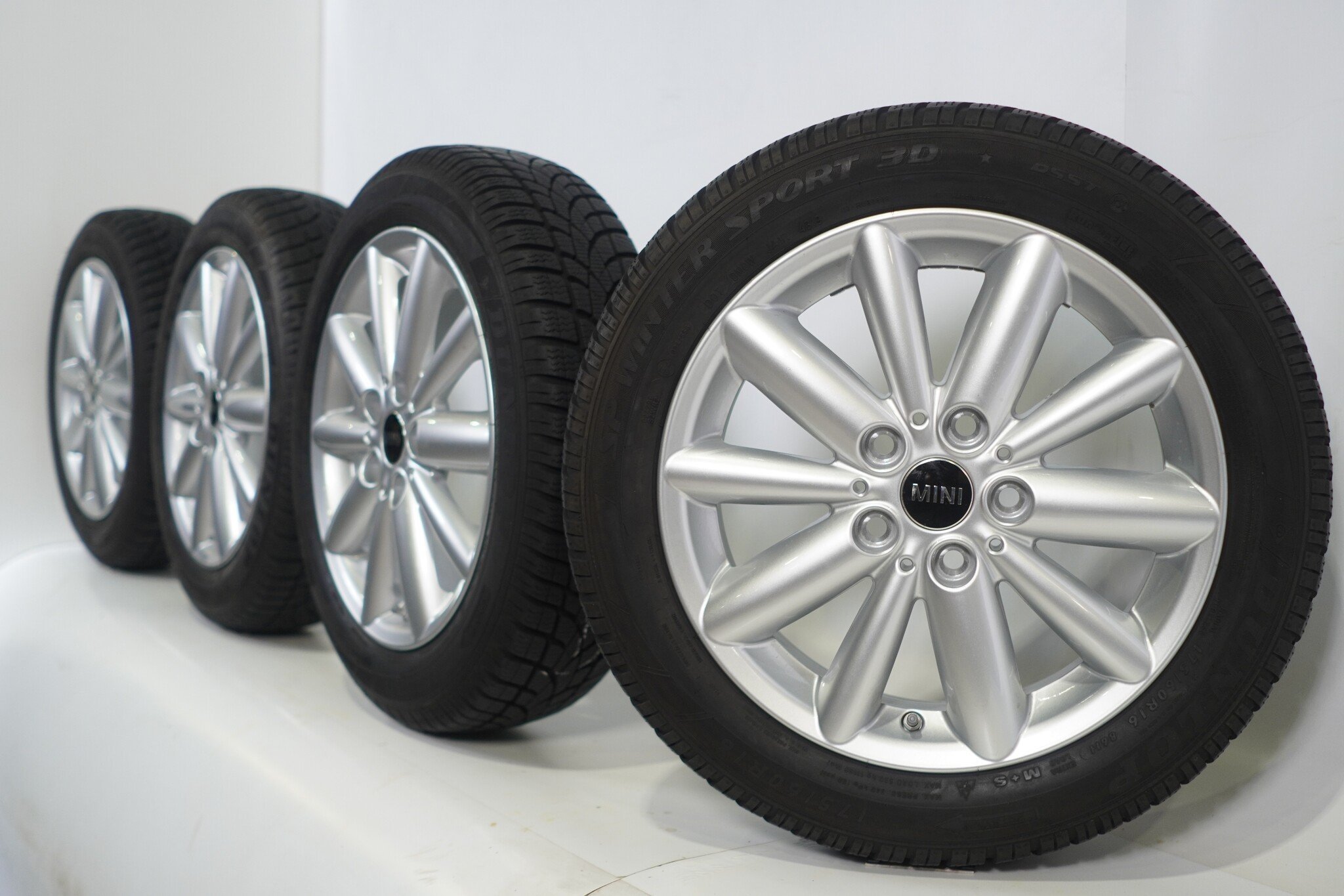 Mini Cooper / S / One / Cabrio F55 F56 F57 508 16 inch velgen Dunlop Runflat Winterbanden ...