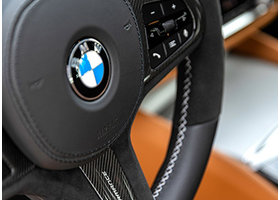 BMW Miniatur XM G09 KITH Frozen Techno Violet 1:18 Limited Edition ...