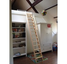 Houten trap grenenhout