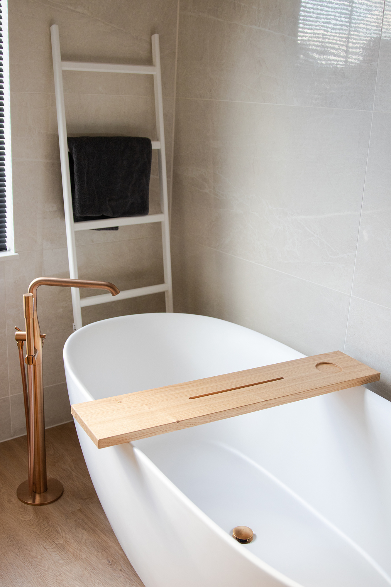 Een badplank hout bij houtenladders.nl